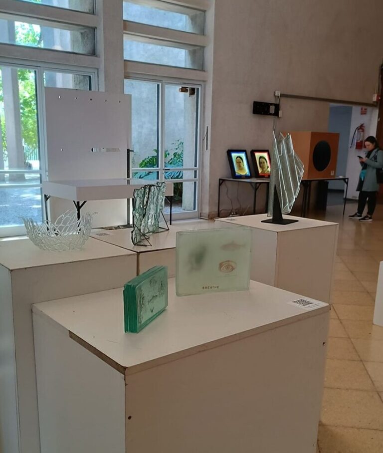 Exposición Vidrio.UY en la Facultad de Arquitectura Diseño y Urbanismo ...