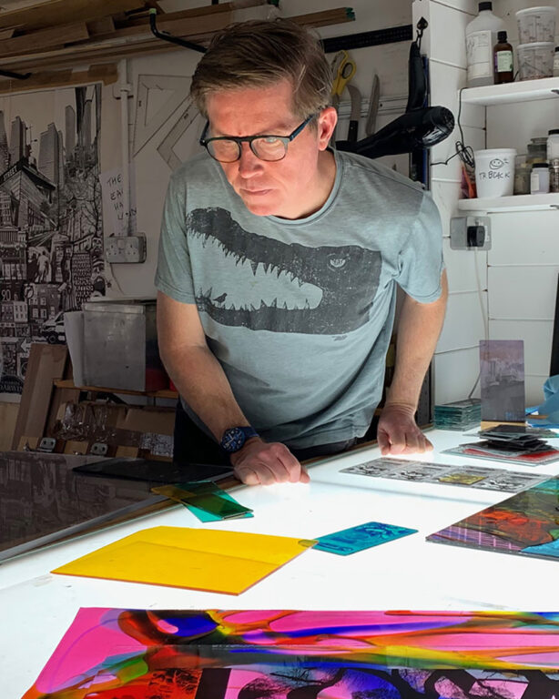 James Cockerill: Un Maestro del Vidrio Sostenible y la Innovación ...